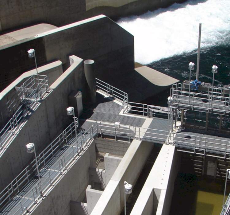 Galvanized Steel Structures Immersed in Water